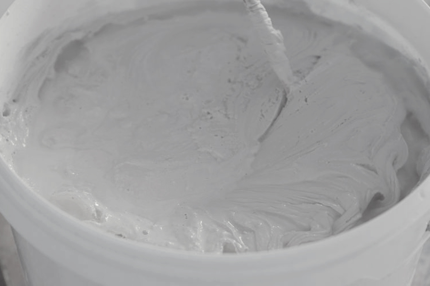 Wand verputzen – Abrieb – Symmetric